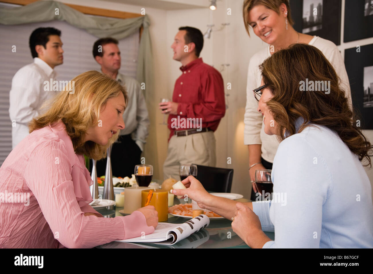 Social gathering hi-res stock photography and images - Alamy