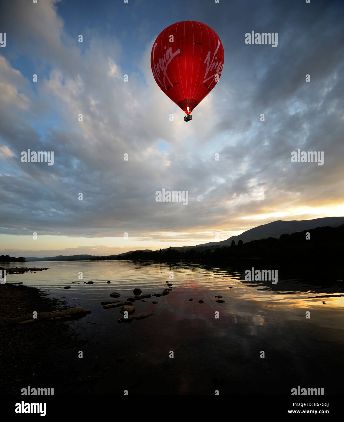 Richard branson balloon hi-res stock photography and images - Alamy