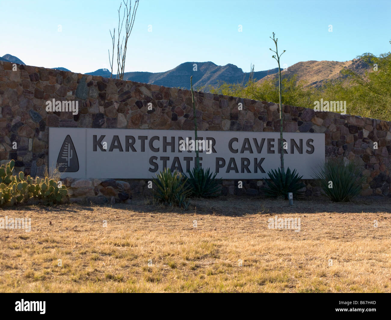 Kartchner Caverns State Park entrance, Arizona, USA Stock Photo - Alamy
