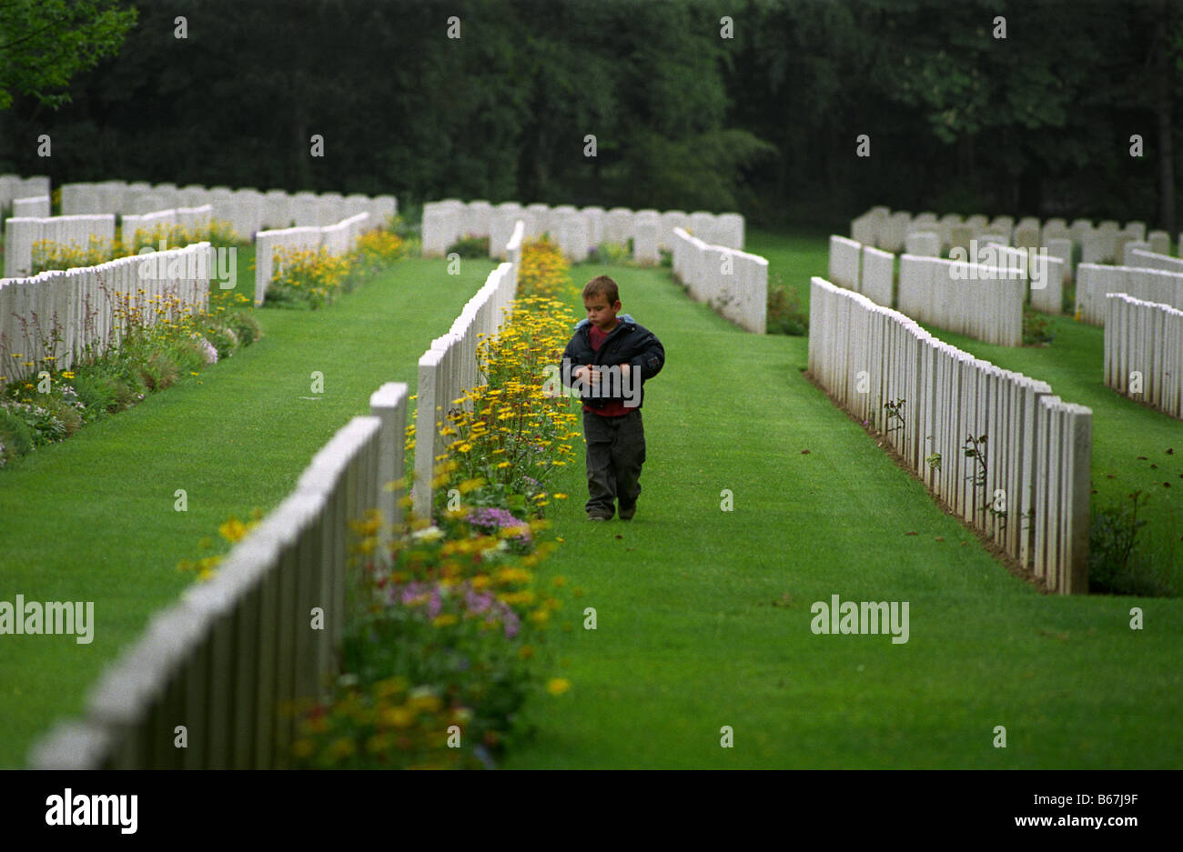 CWGC ETAPLES FRANCE COMMONWEALTH WAR GRAVES COMMISSION WAR WW1 WW2 ...