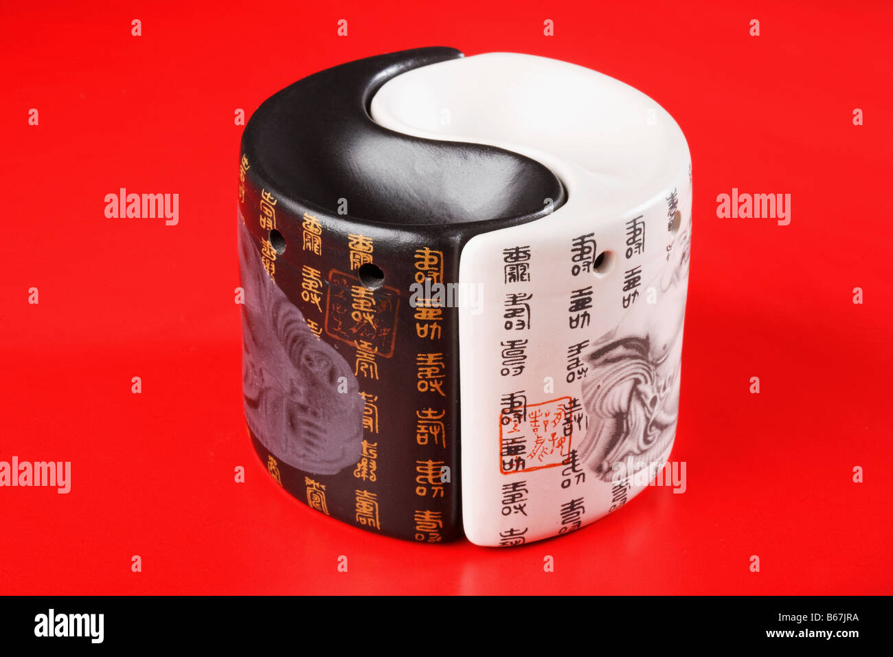 Ying yang symbol hi-res stock photography and images - Alamy