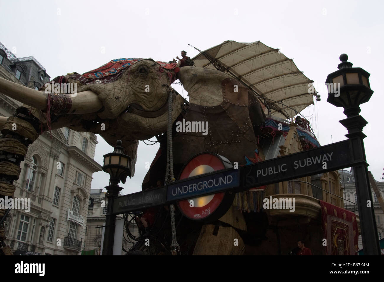 the sultans elephant in London Stock Photo - Alamy