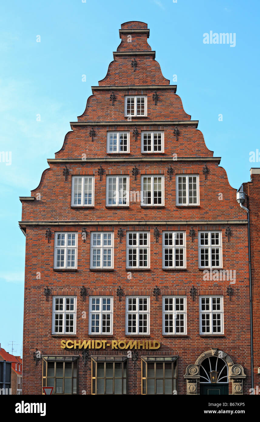 Red brick facades hi-res stock photography and images - Alamy