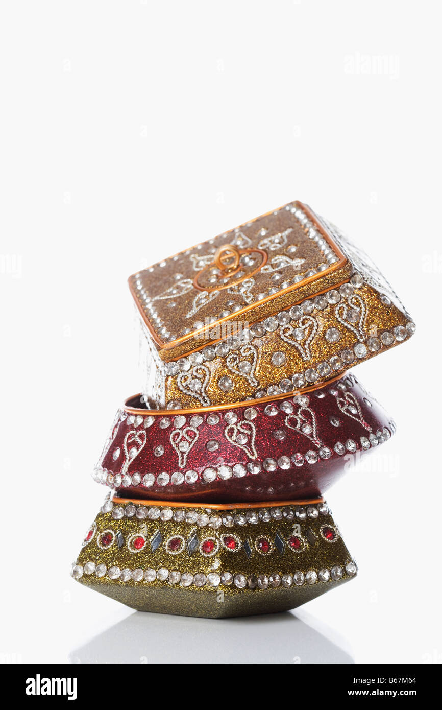 Assorted jewelry hi-res stock photography and images - Alamy