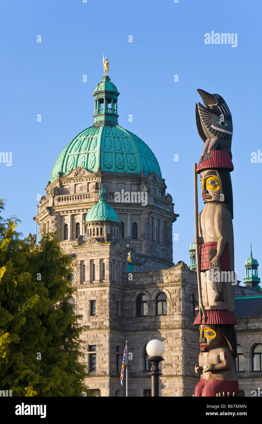 Legislative Building of BC and "Totem Pole" Victoria "Vancouver Island ...