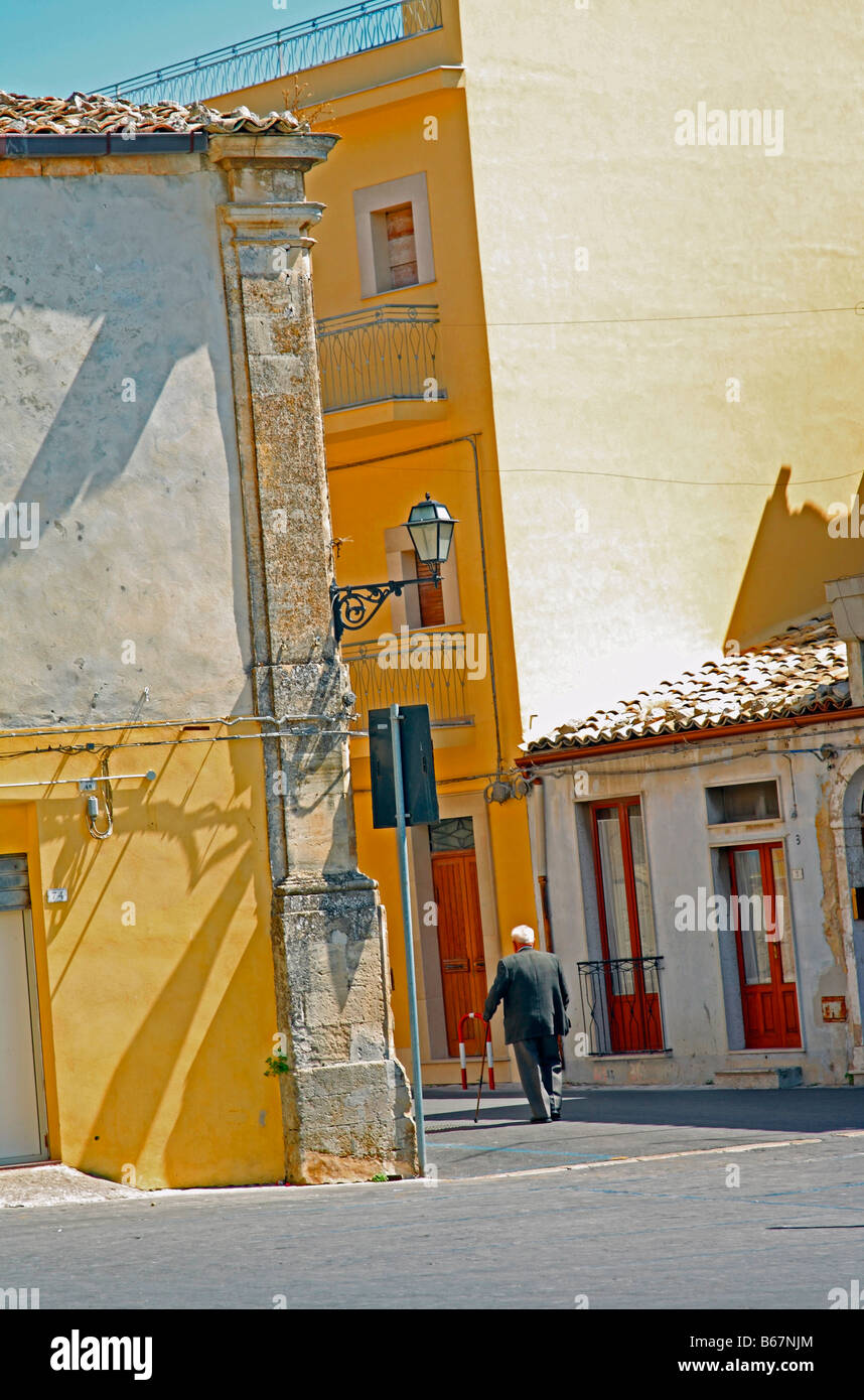 Street scene, Chiaramonte Gulfi, Ragusa province, Sicily, Italy Stock ...
