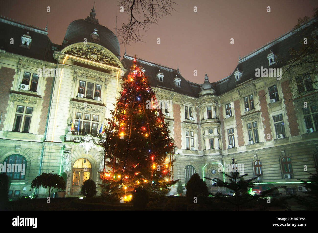 Christmas building hi-res stock photography and images - Alamy