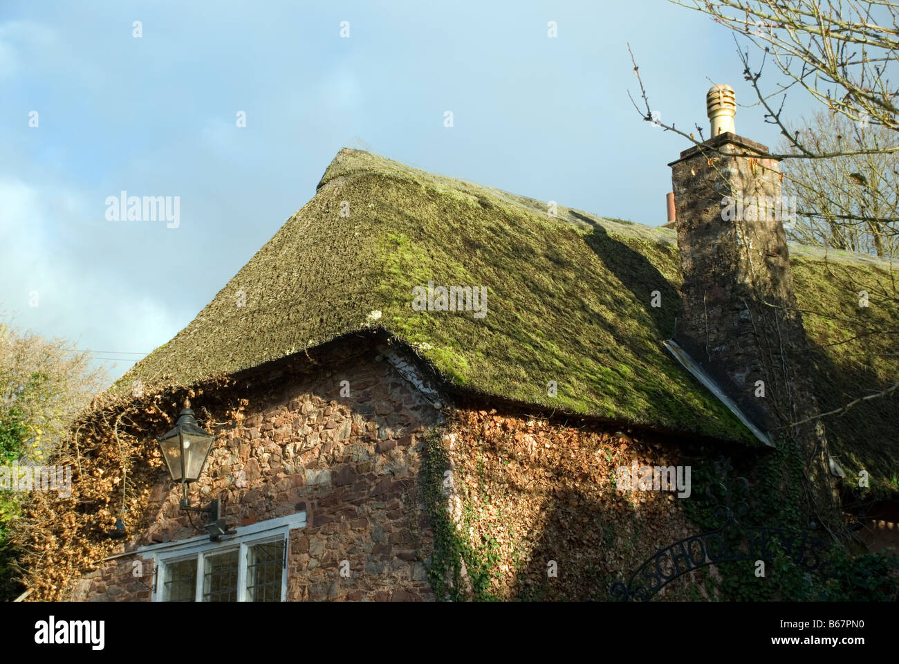 Old thatch hi-res stock photography and images - Alamy
