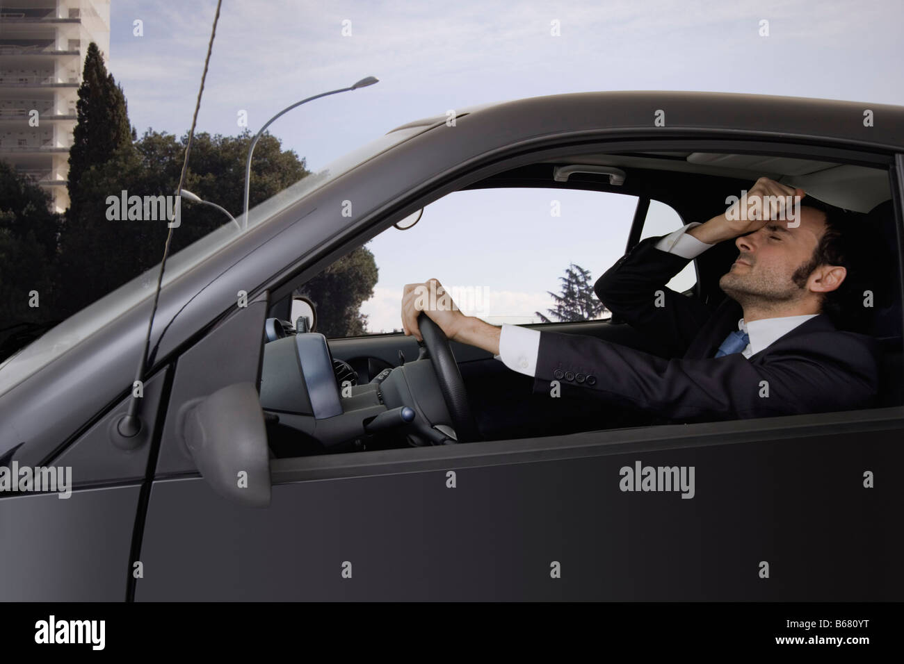 Grumpy old man alone hands hi-res stock photography and images - Alamy