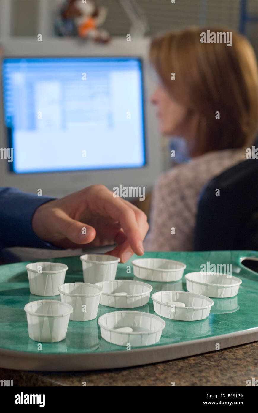 Medicine dispensing hospital hi-res stock photography and images - Alamy