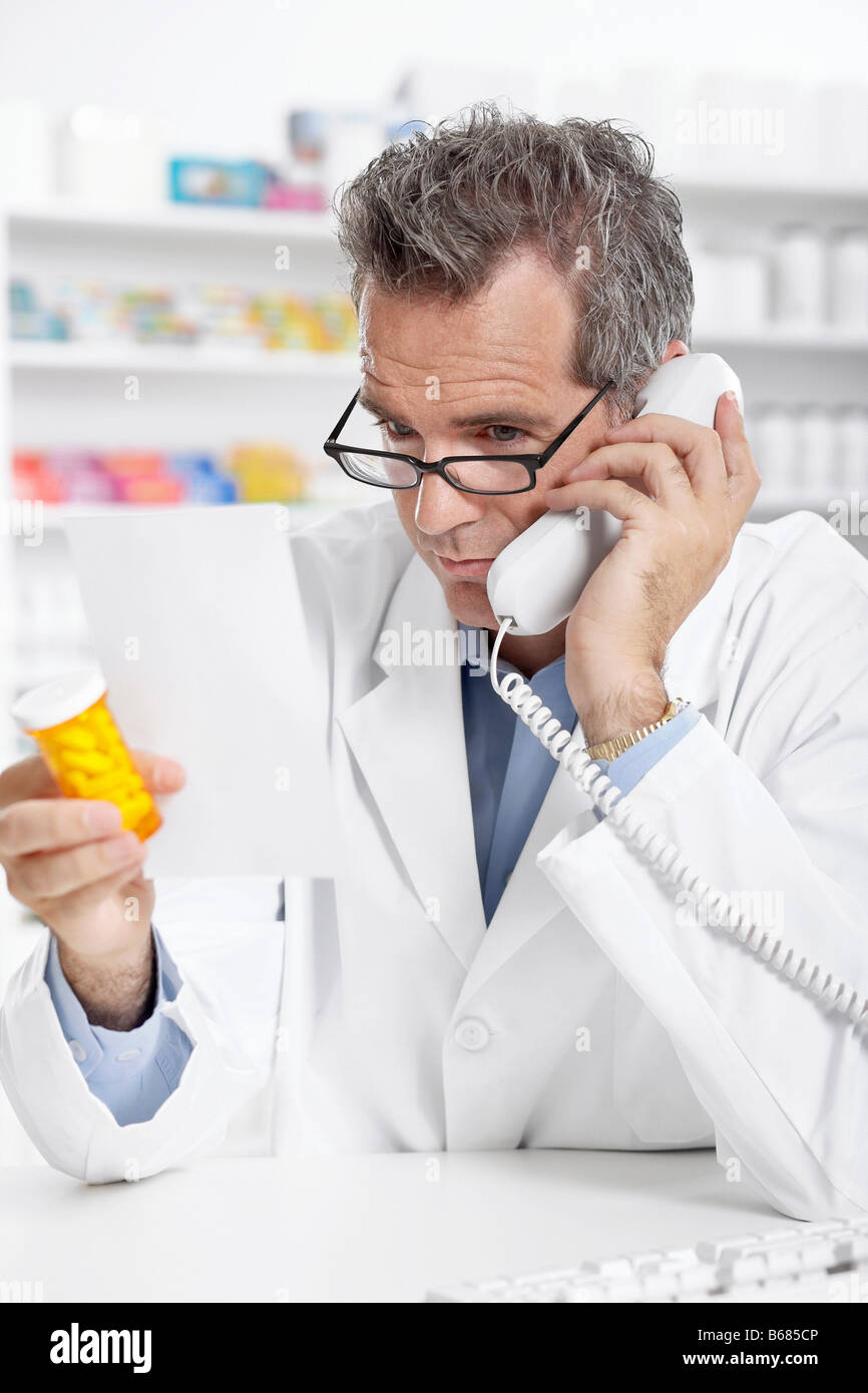 Pharmacies glasses hi-res stock photography and images - Alamy