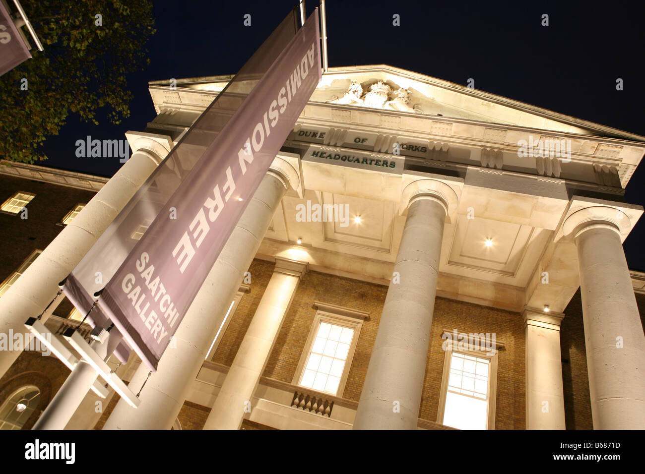 Saatchi gallery london hi-res stock photography and images - Alamy