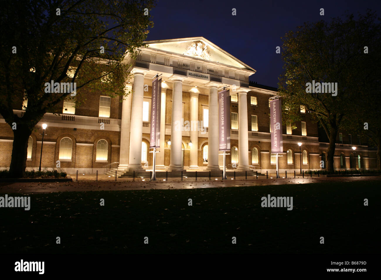 Saatchi gallery london hi-res stock photography and images - Alamy