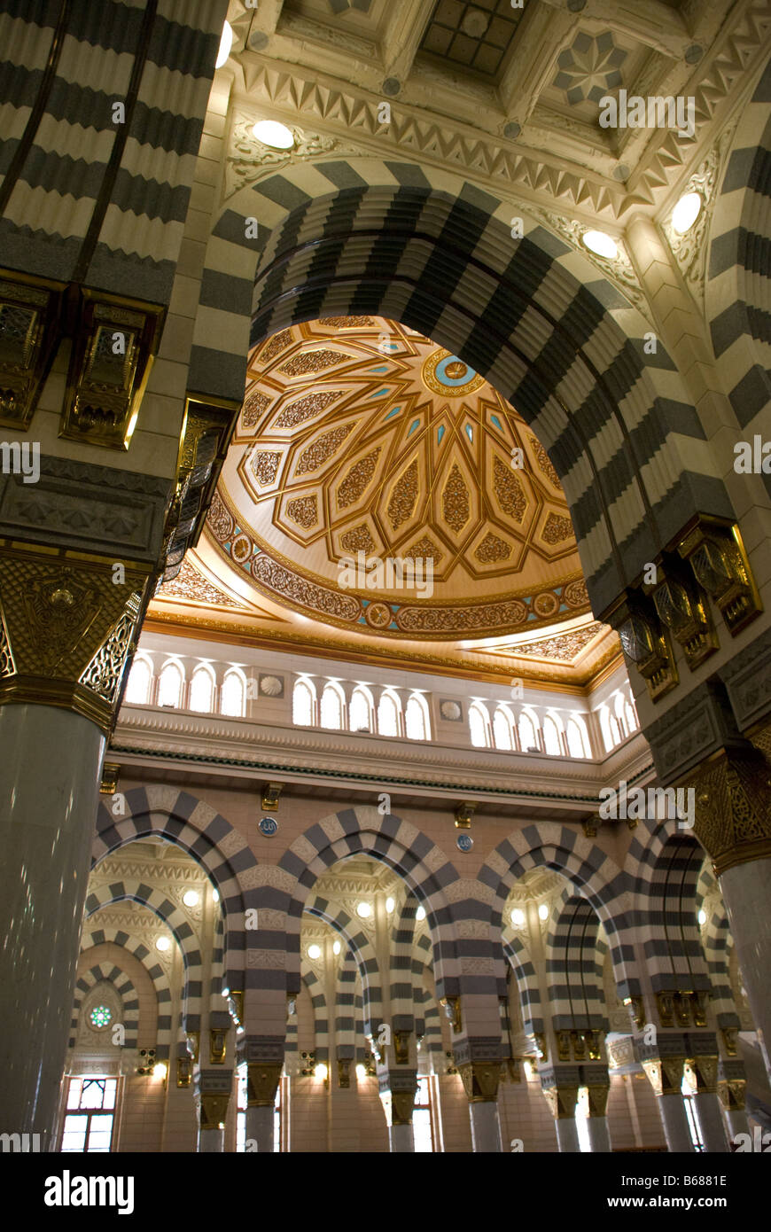 Saudi mosque domes hi-res stock photography and images - Alamy