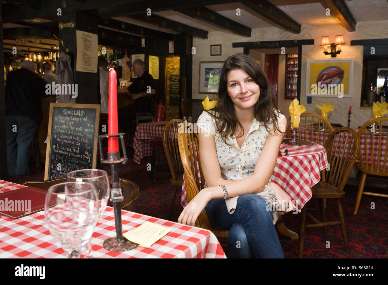Woman pub england hi-res stock photography and images - Alamy