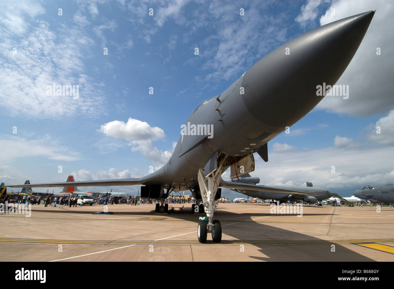 B1b bomber hi-res stock photography and images - Alamy