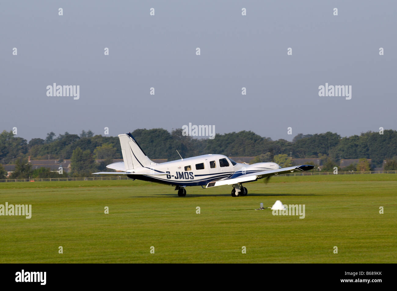 Piper PA34 220T Seneca V Stock Photo - Alamy