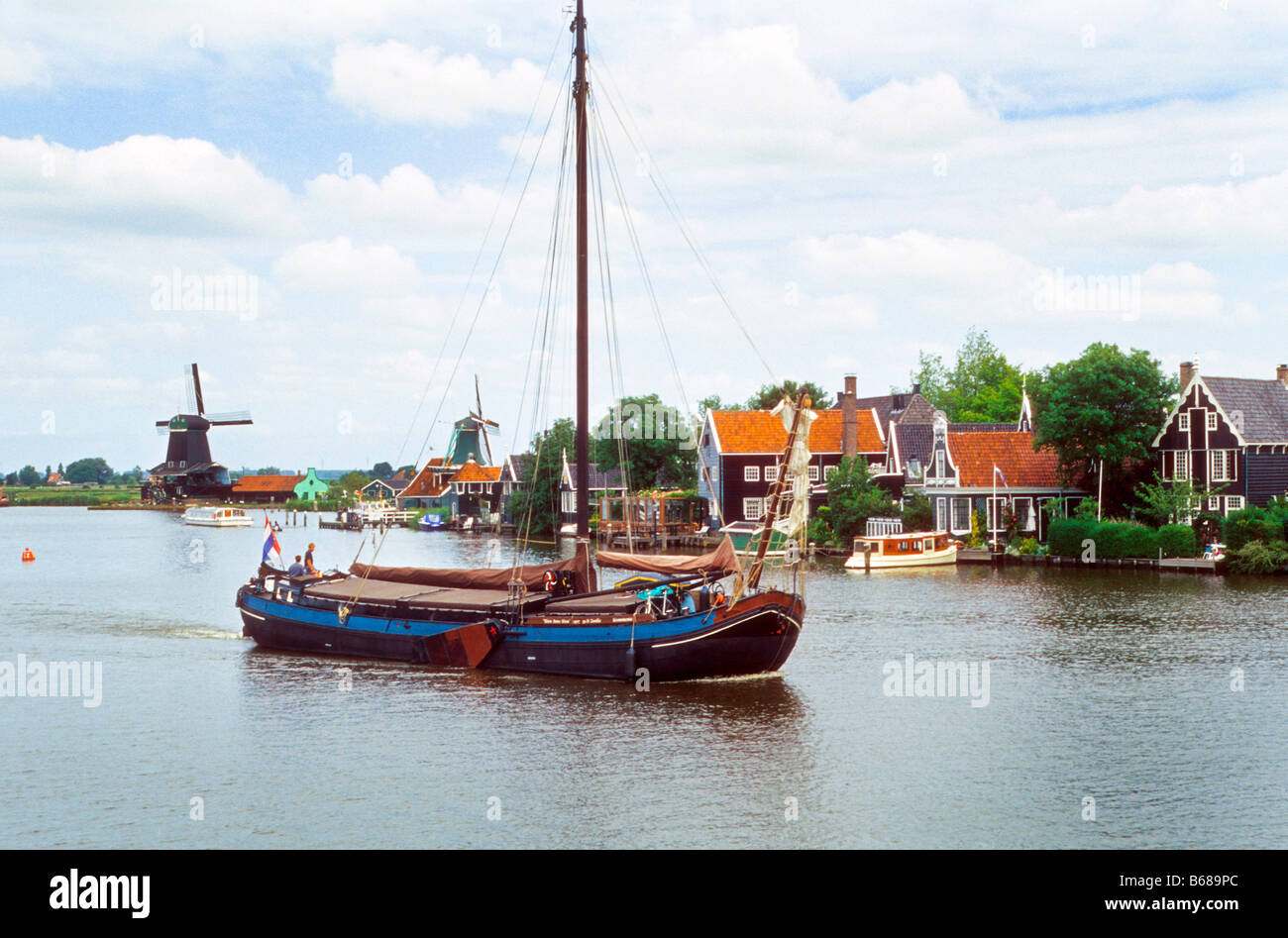 Dutch boat hi-res stock photography and images - Alamy