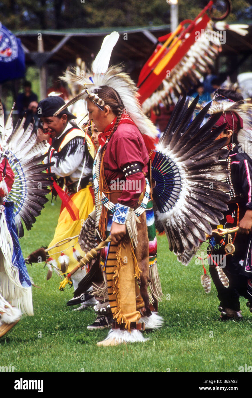 Native Americans in traditional costume perform Indian dances at Powwow ...