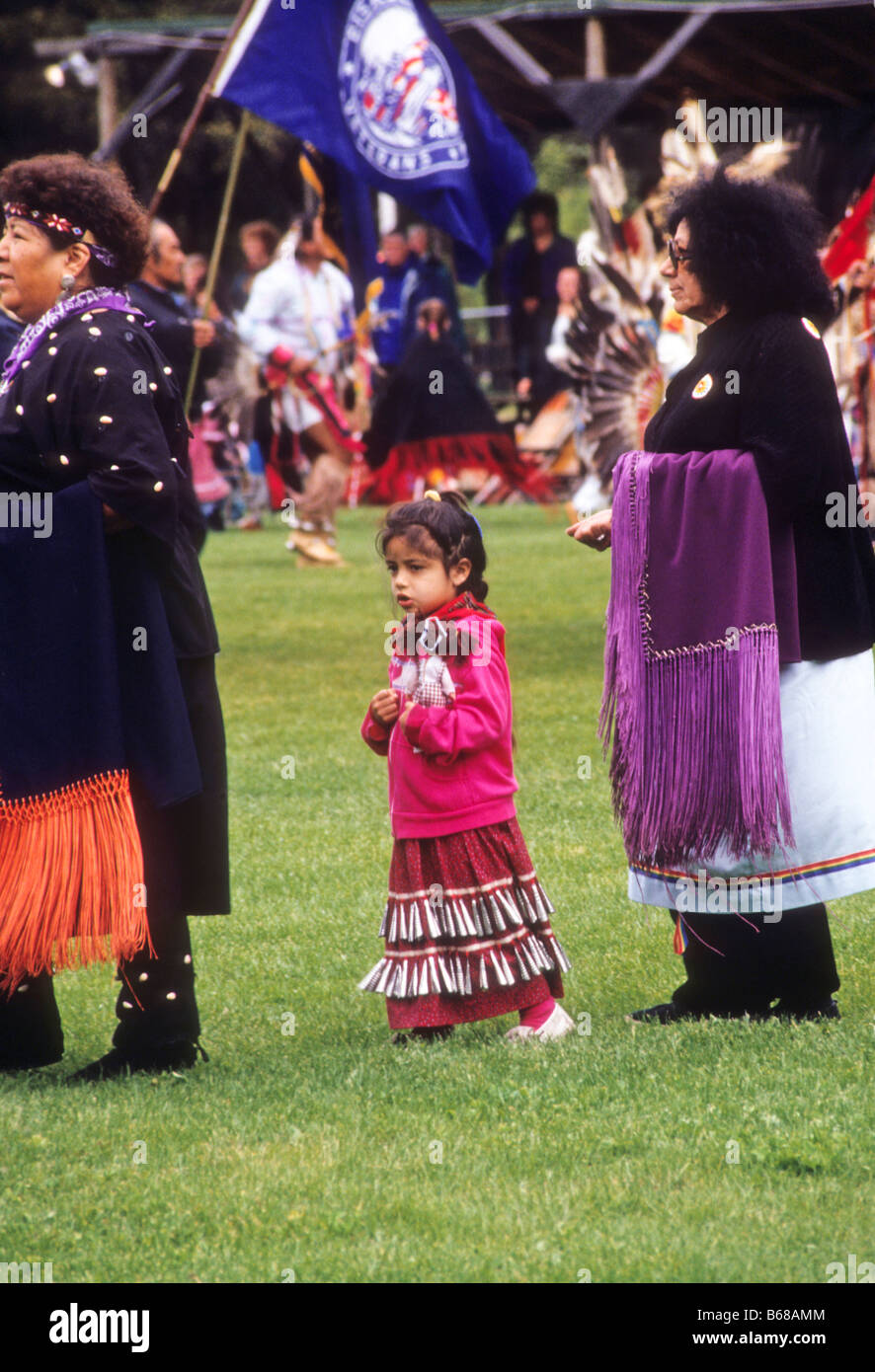 Native Americans in traditional costume perform Indian dances at Powwow ...