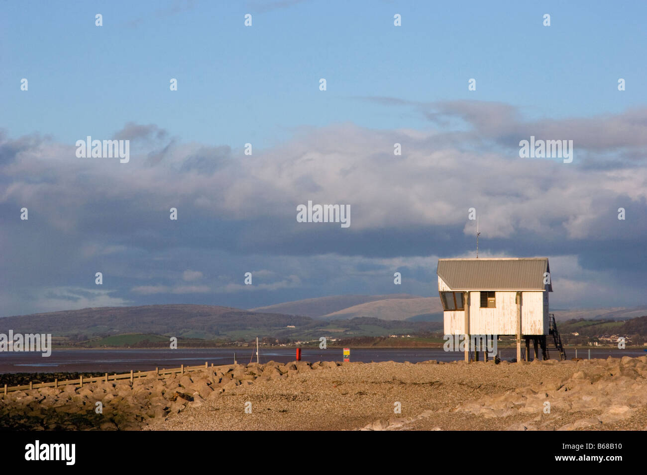 Lifeguard lookout hi-res stock photography and images - Alamy