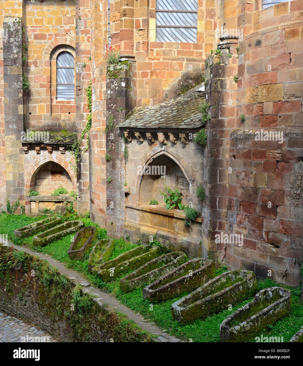 Church architecture, Romanesque Sainte Foy abbey church (1124), Conques ...
