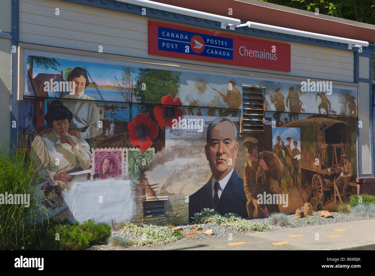 Chemainus murals hi-res stock photography and images - Alamy