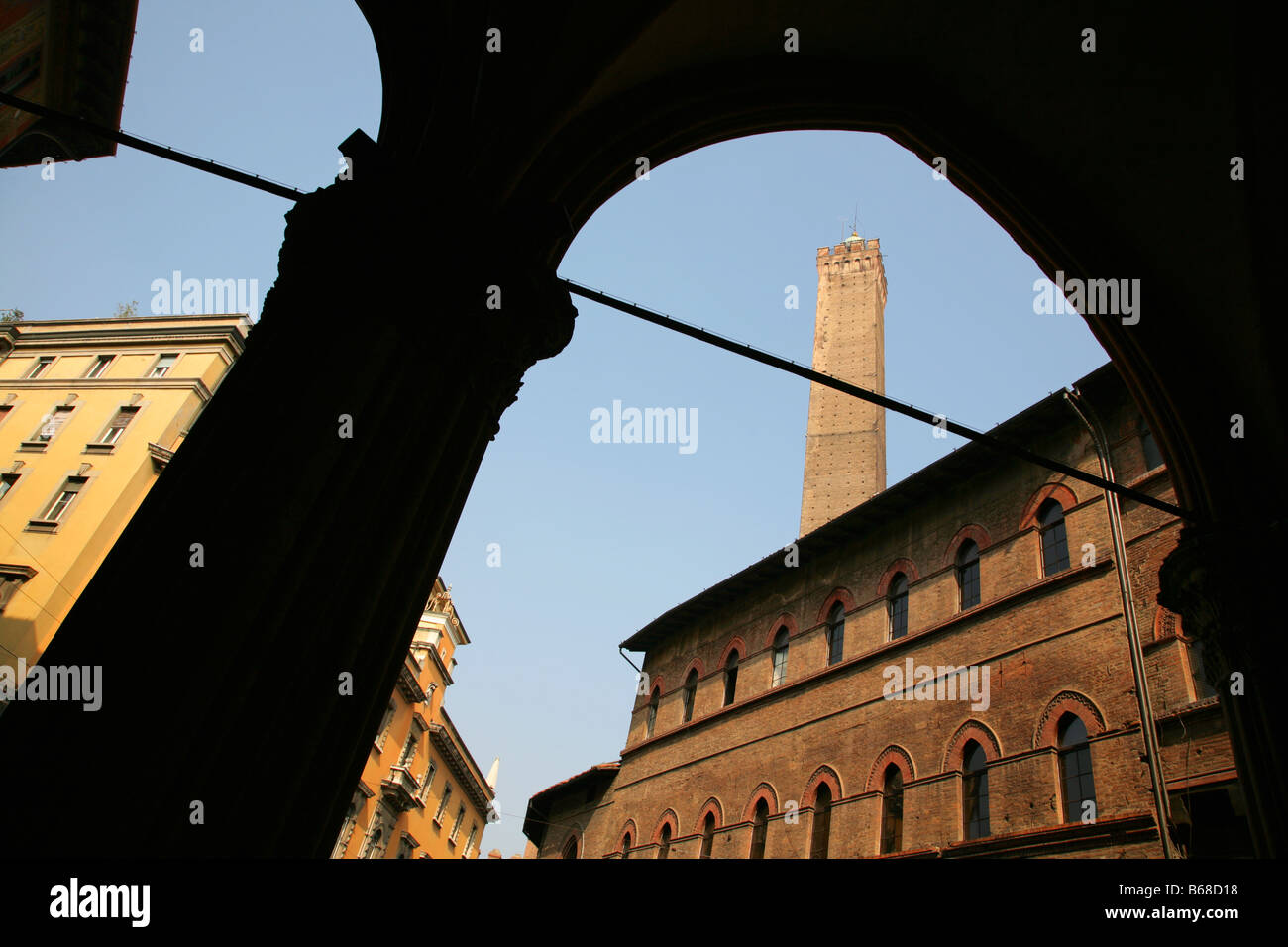 The Torre degli Asinelli, one of the Two Towers or Due Torre, Bologna ...