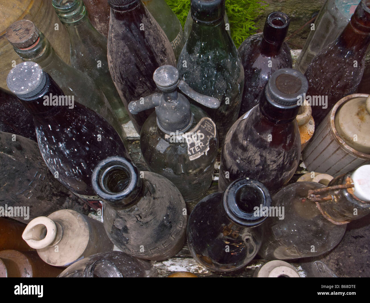 Discard label hi-res stock photography and images - Alamy