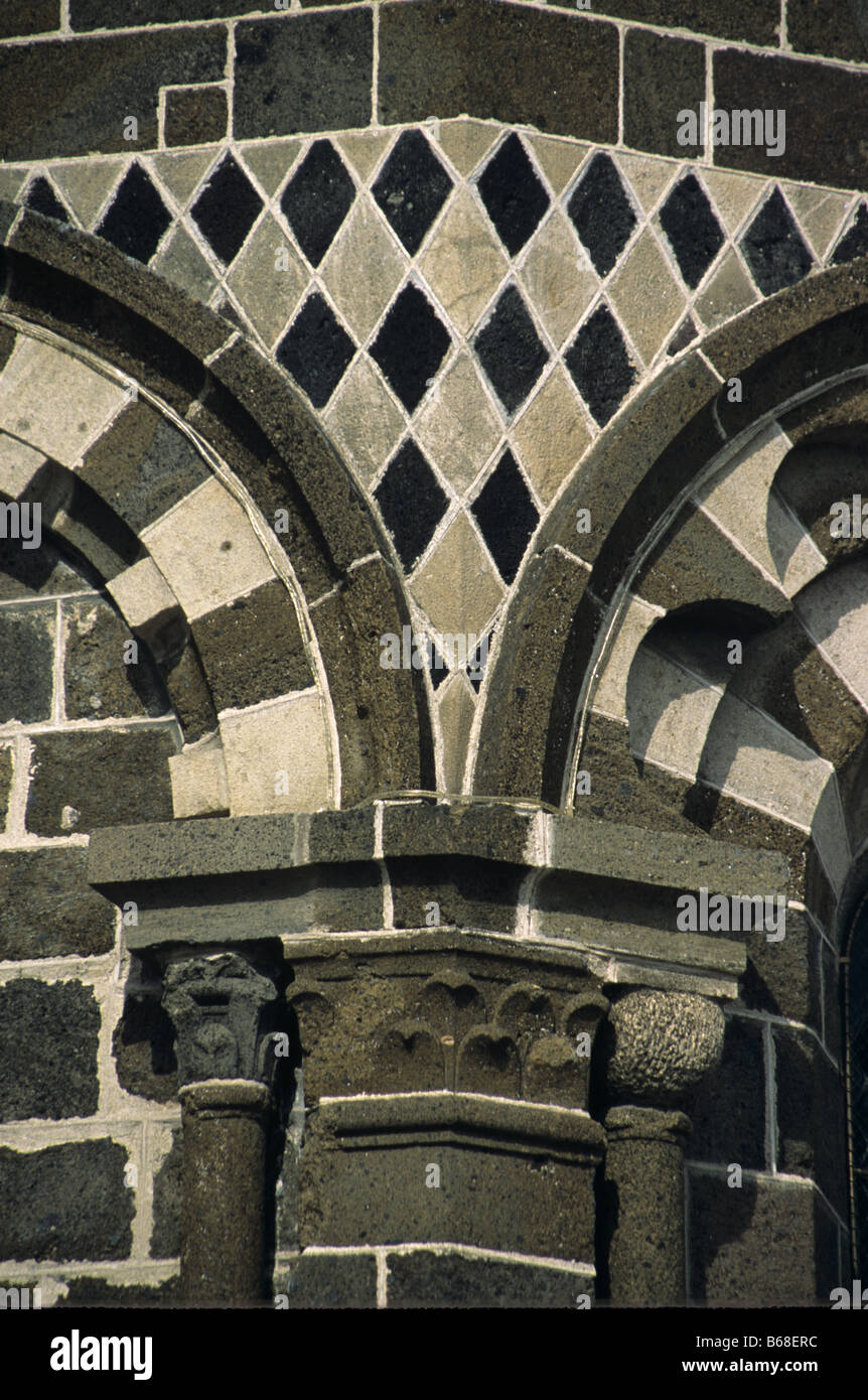Polychrone stone detail & patterns of the Romanesque-Byzantine St Clair ...