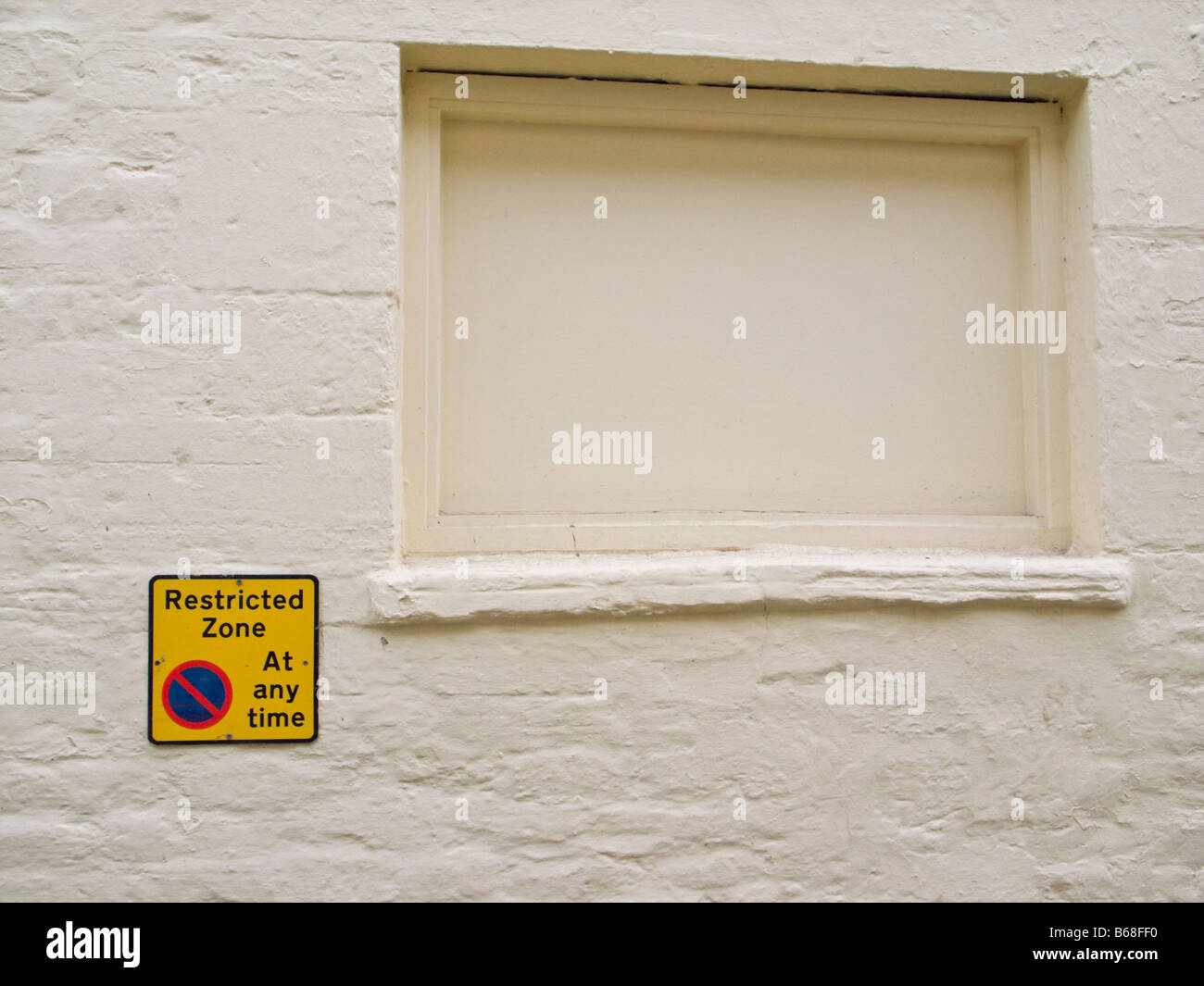 Restricted parking hi-res stock photography and images - Alamy