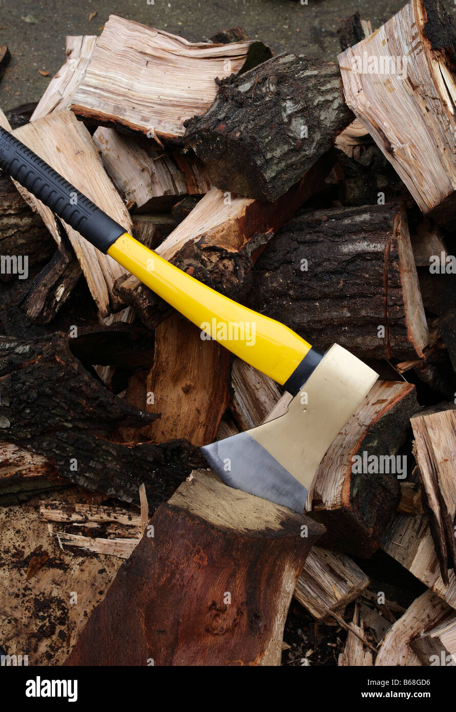 Chopping Fire Wood Stock Photo - Alamy