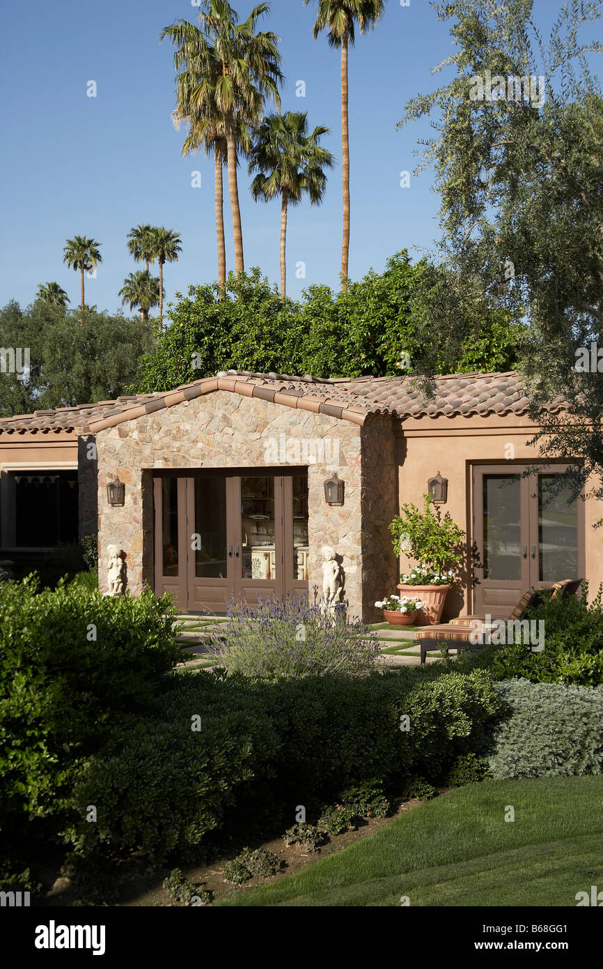 Pool house exterior Stock Photo - Alamy