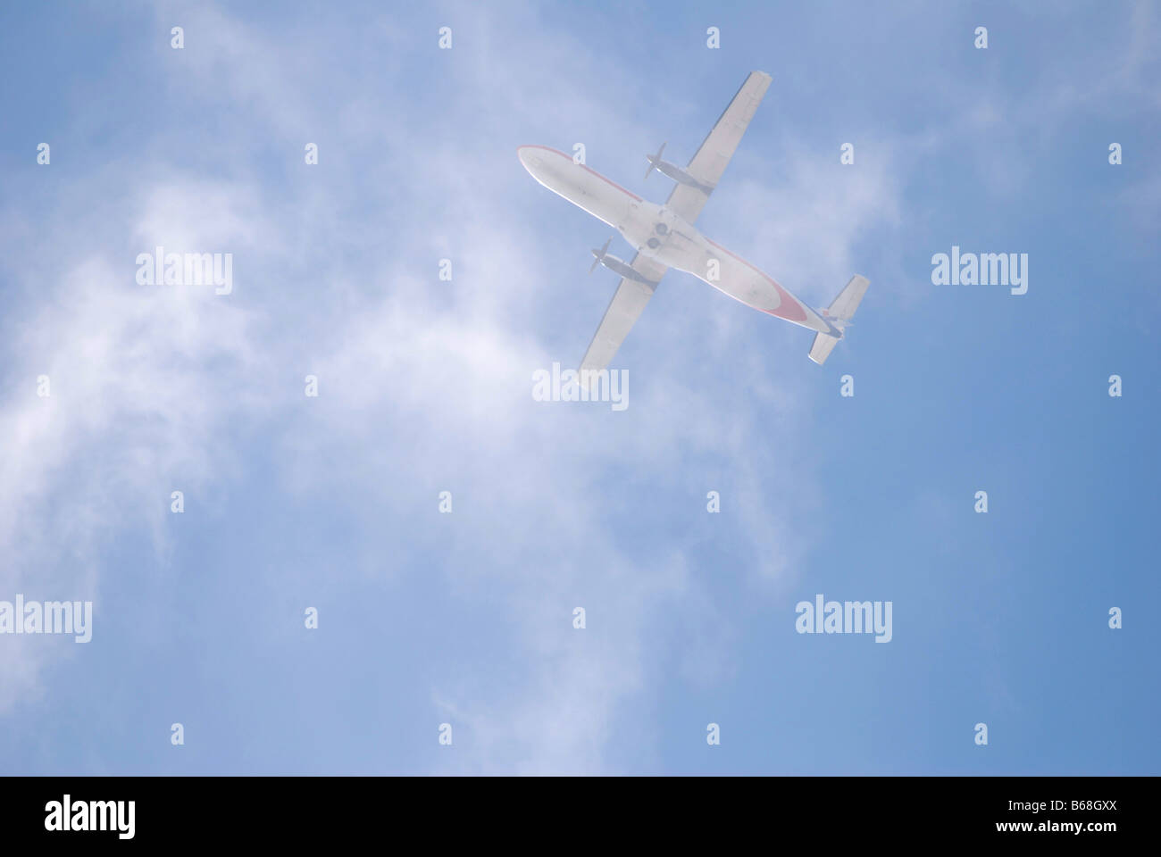 Jet airplane facing top left of image hi-res stock photography and ...