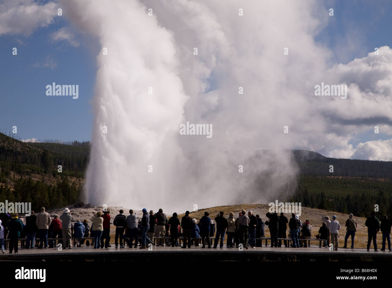 Old faithful geyser yellowstone hi-res stock photography and images - Alamy