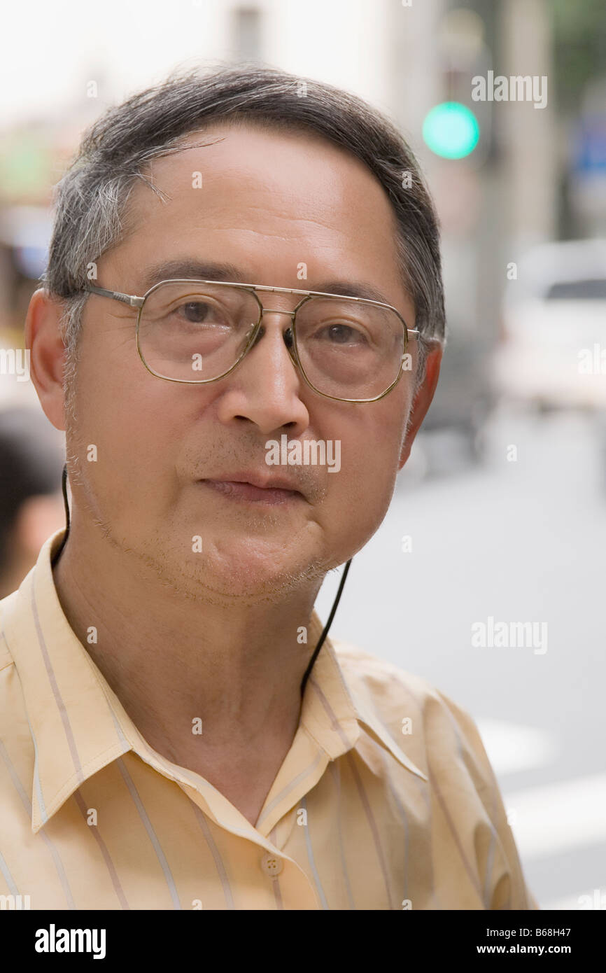 Portrait of a senior man Stock Photo - Alamy