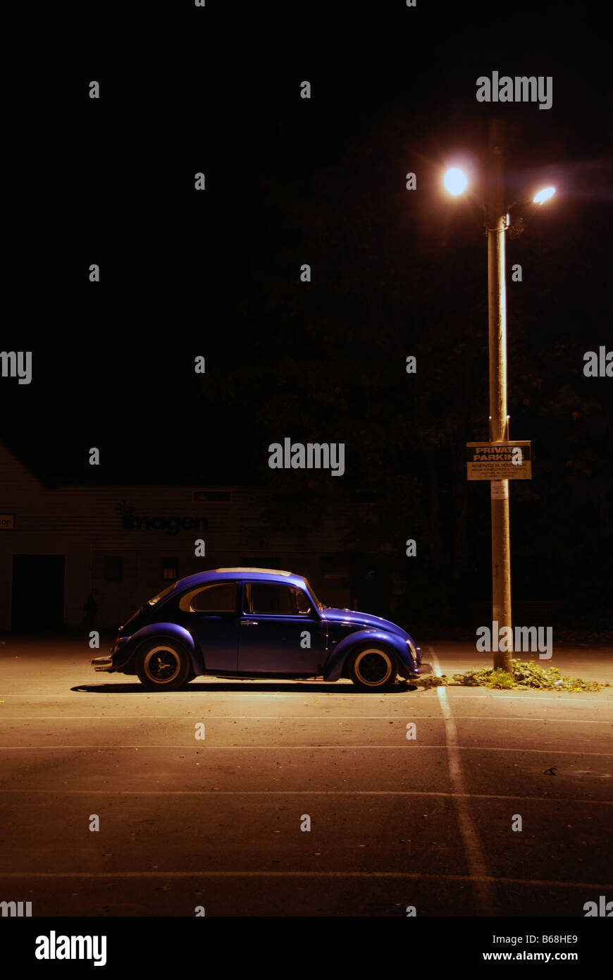 Car Under Street Light High Resolution Stock Photography and Images - Alamy