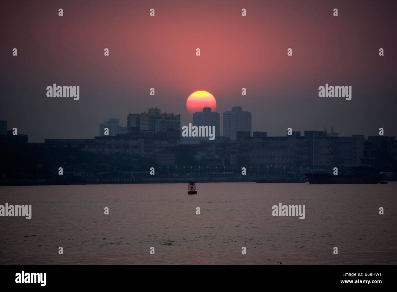 Guangzhou shamian island architecture hi-res stock photography and ...