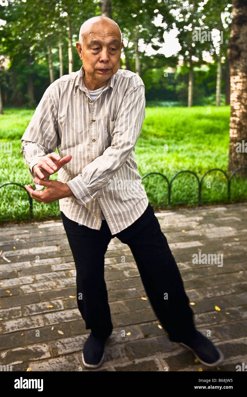 Hand kung fu man hi-res stock photography and images - Alamy