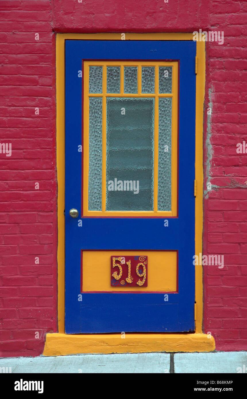 Canada quebec city red door hi-res stock photography and images - Alamy