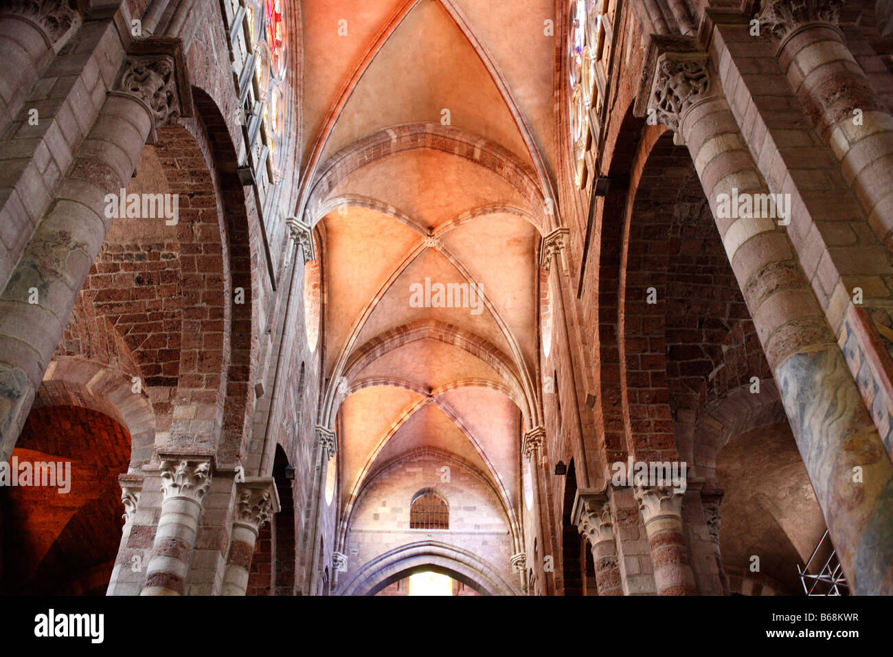 Interior romanesque church hi-res stock photography and images - Alamy