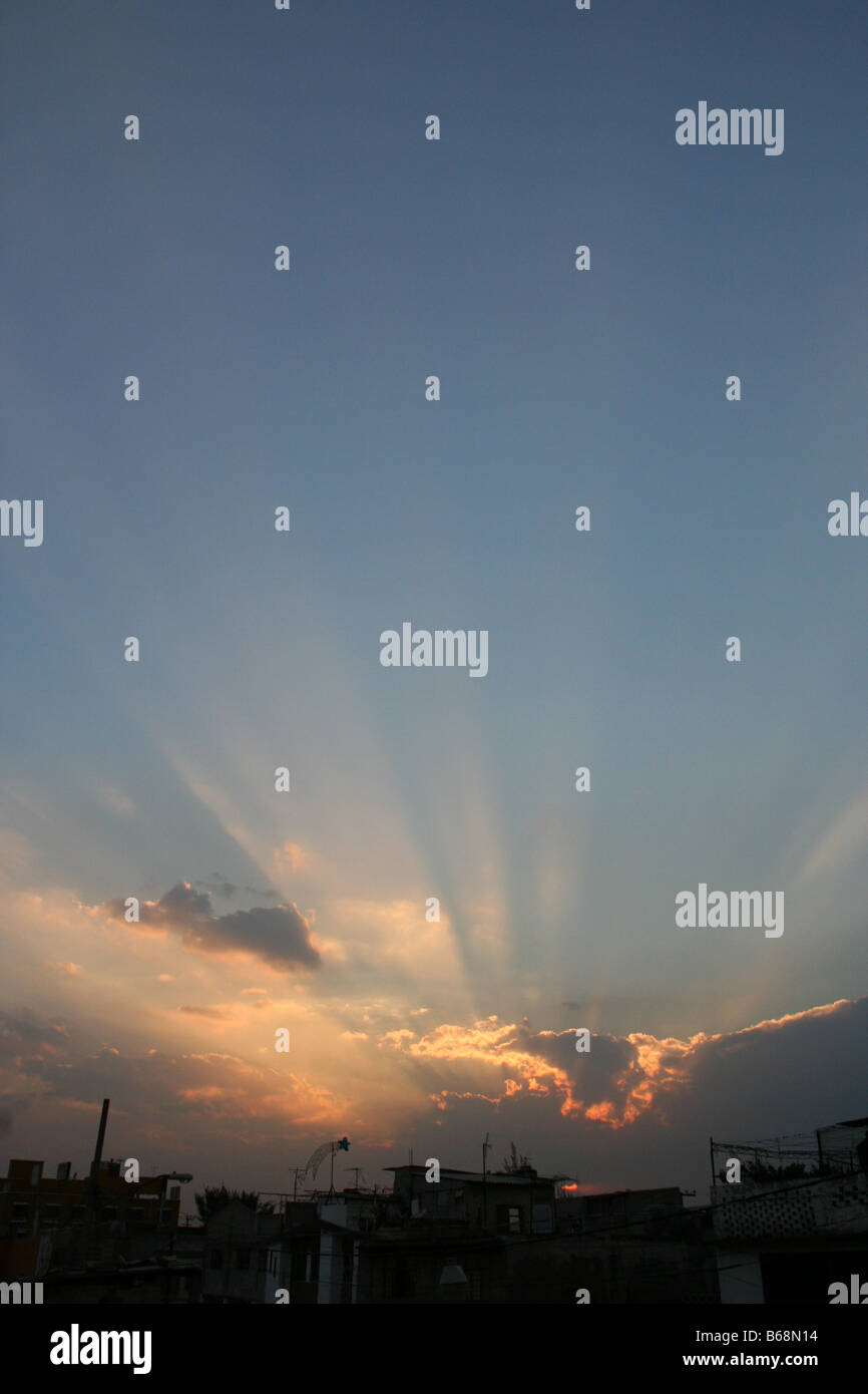 Sunset cloud ray light on hi-res stock photography and images - Alamy