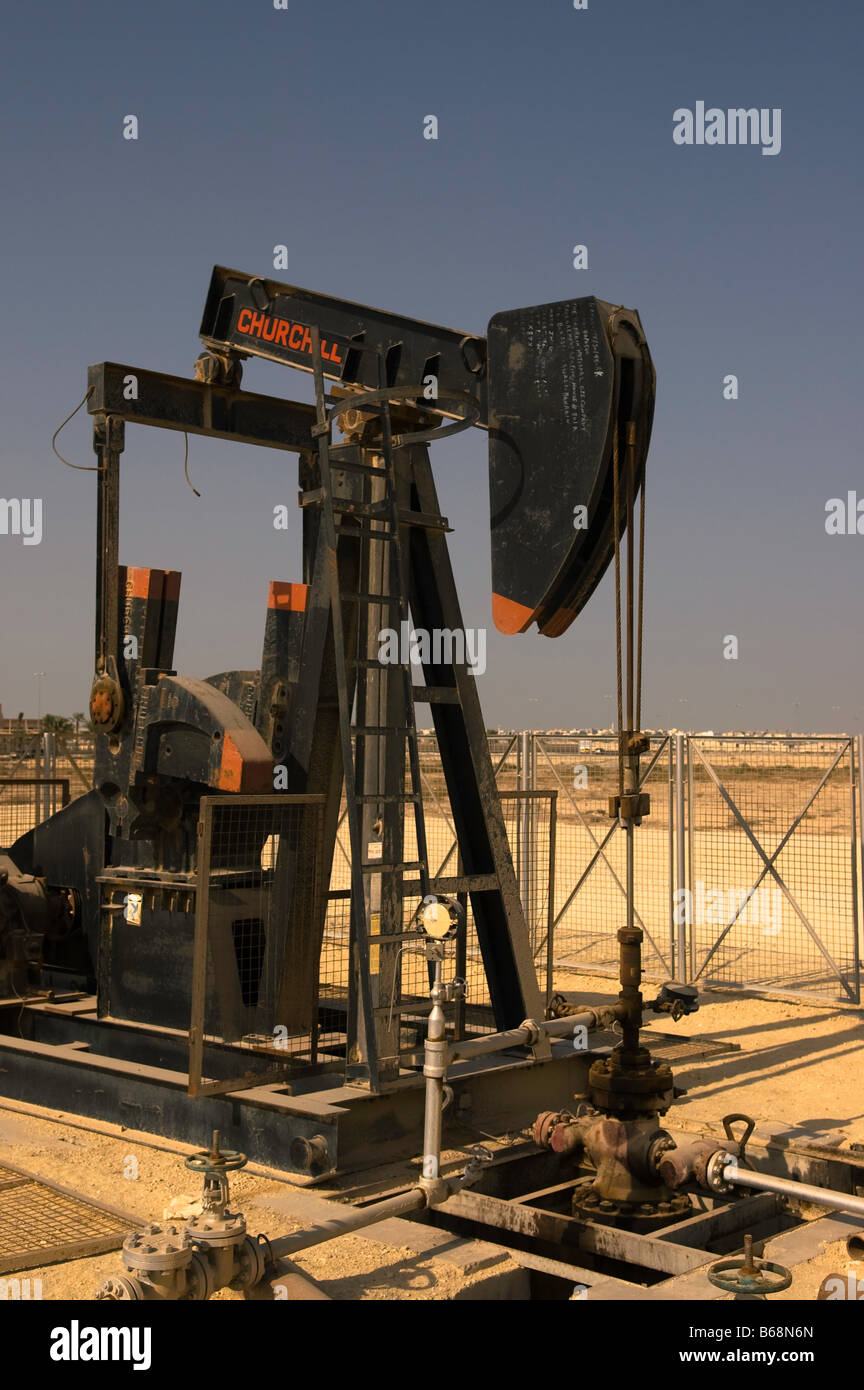 Wellhead and valves hi-res stock photography and images - Alamy