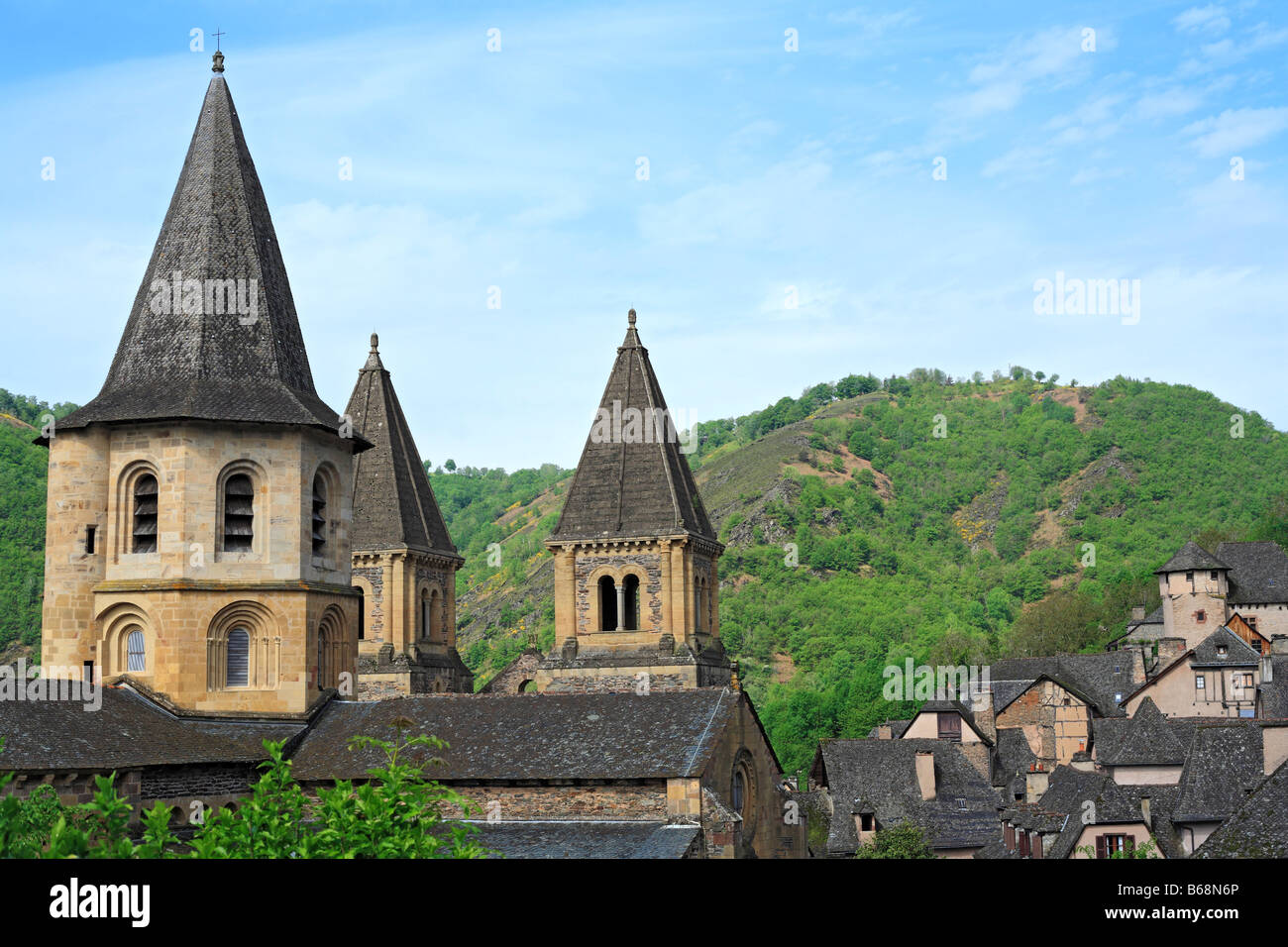 Church architecture, Romanesque Sainte Foy abbey church (1124), Conques ...