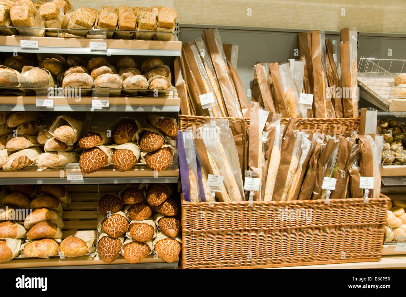 Bread shelf supermarket hi-res stock photography and images - Alamy