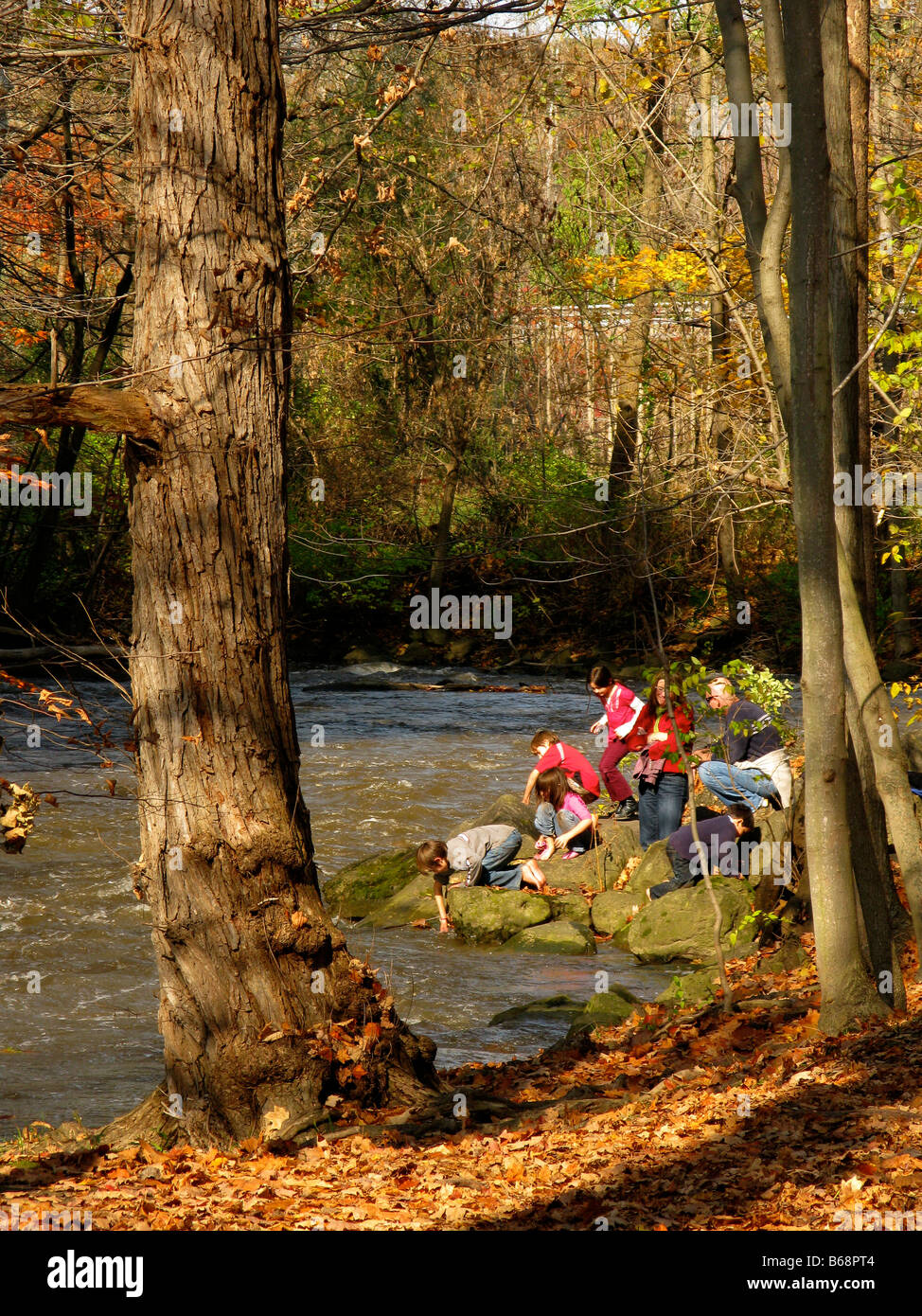 Family fall outing hi-res stock photography and images - Alamy
