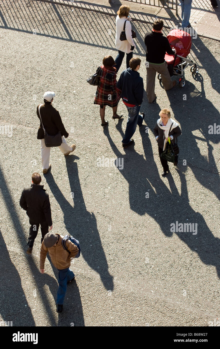 Crowd of people crossing the road Stock Photo - Alamy