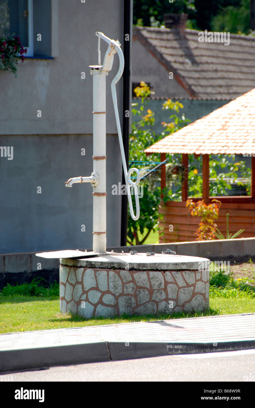 Hand crank pump hi-res stock photography and images - Alamy