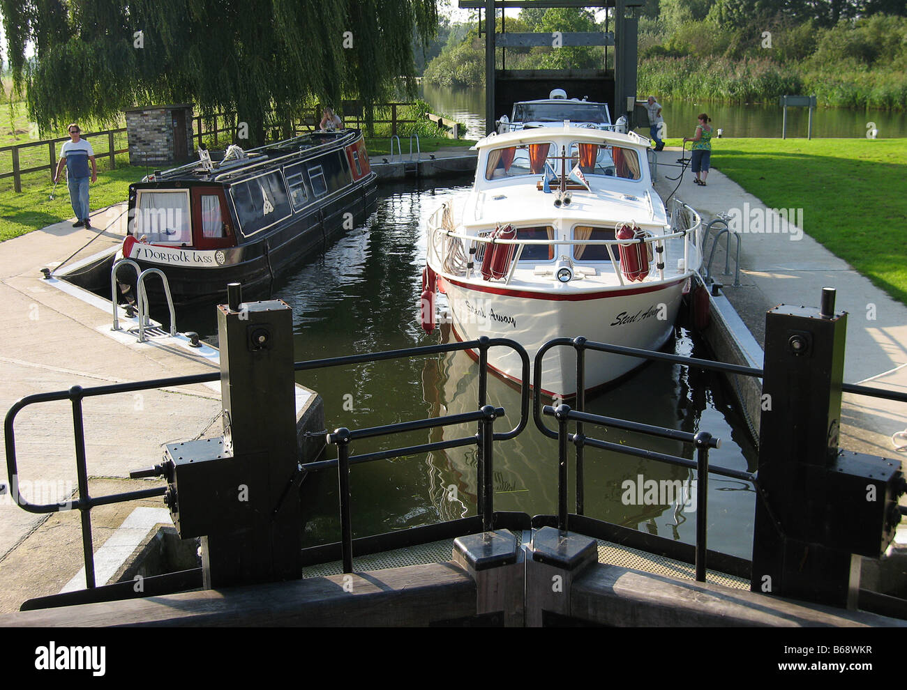 Lowered gate hi-res stock photography and images - Alamy