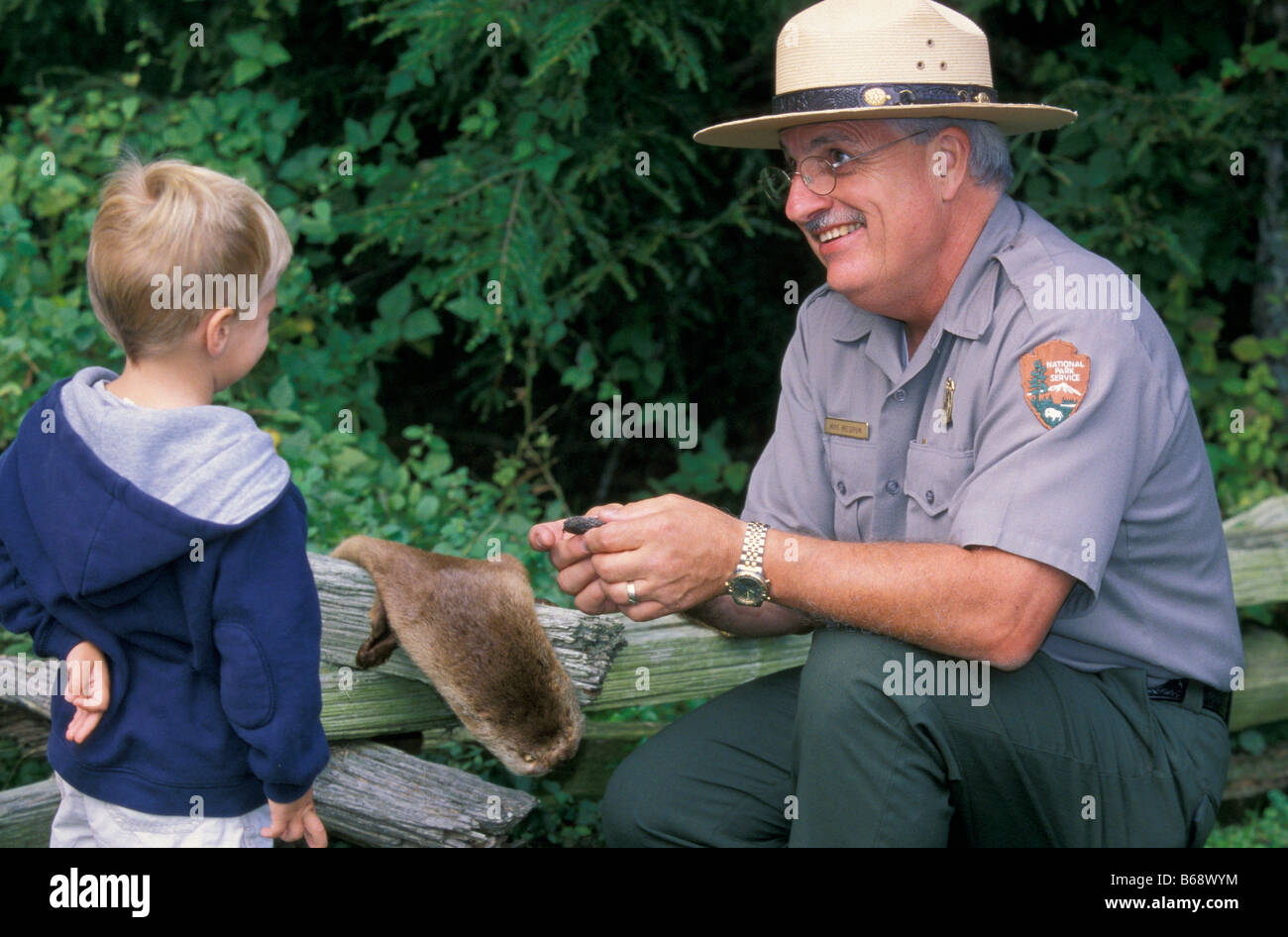 Park ranger uniform forest hi-res stock photography and images - Alamy